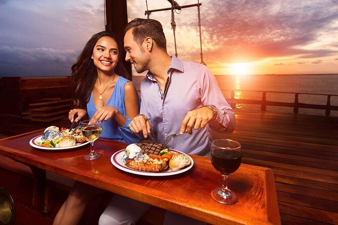 Couples Night, Romantic Sunset in Lagoon Nichupte & Live Music from Cancun - What We Love About This Tour