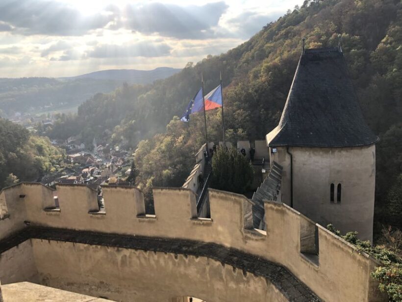 Coutryside bike tour to Karlstejn Castle. - Key Points