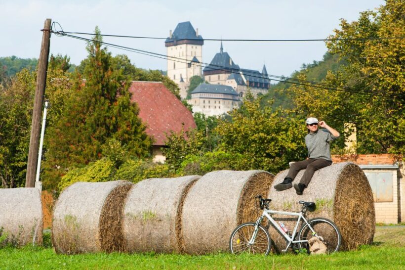 Coutryside bike tour to Karlstejn Castle. - In Summary