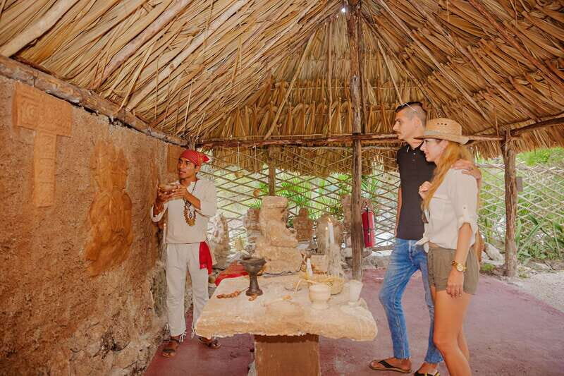 Cozumel: General Entrance to Mayan Bee Sanctuary - The Artistic and Cultural Touches