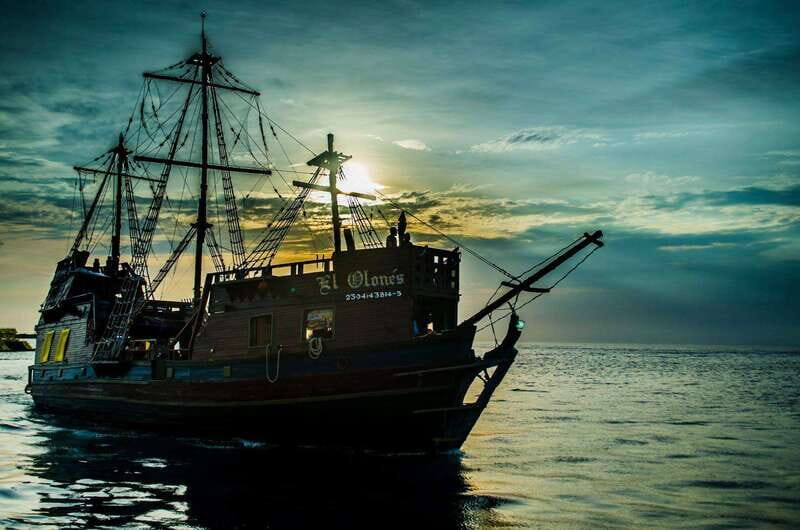 Cozumel: Pirate Ship Cruise with Open Bar, Dinner, and Show - Key Points