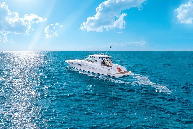 Cozumel Private Yacht and Snorkel with Lunch and Open Bar Onboard - Who Will Love This Tour?