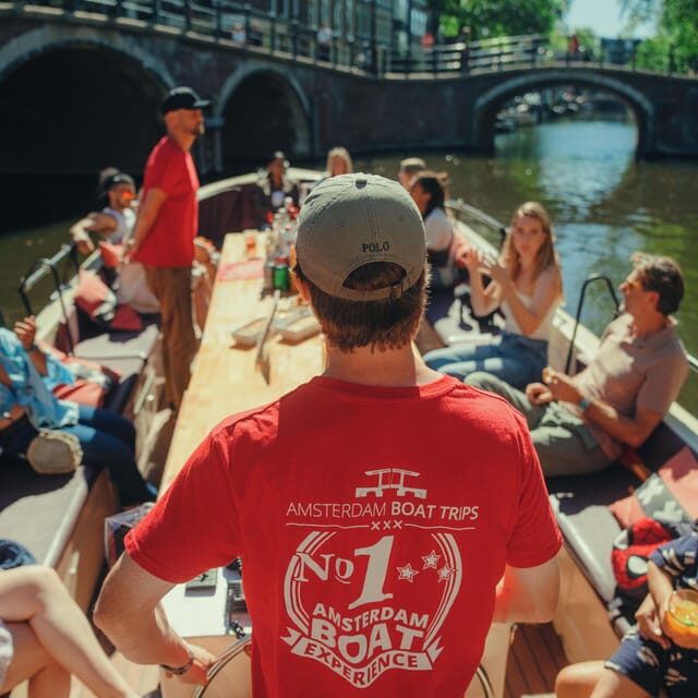 COZY AND FUN CANAL TOUR: A UNIQUE JOURNEY THROUGH AMSTERDAM - How the Experience Adds Value