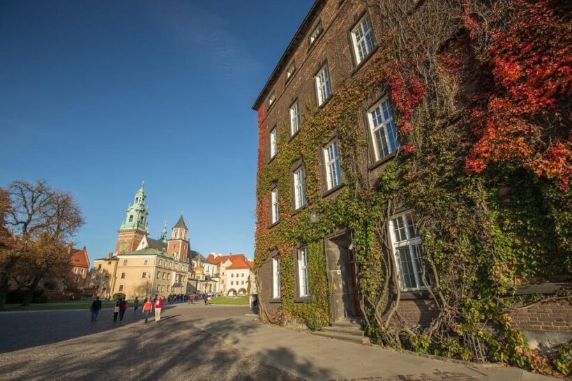 Cracow: Guided Tour of the Wawel Castle & Cathedral - FAQs