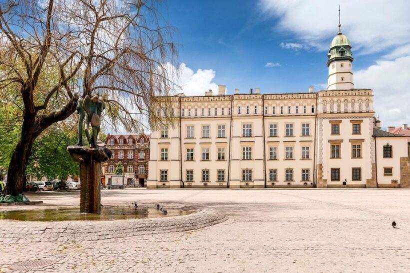 Cracow: Kazimierz Jewish Quarter Walking Tour - An In-Depth Look at the Kazimierz Jewish Quarter Tour