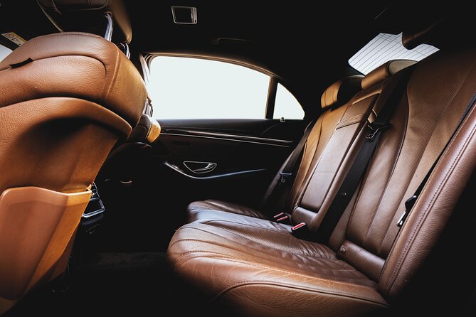 Cracow to airport transfer by Luxurious VIP limo - Key Points