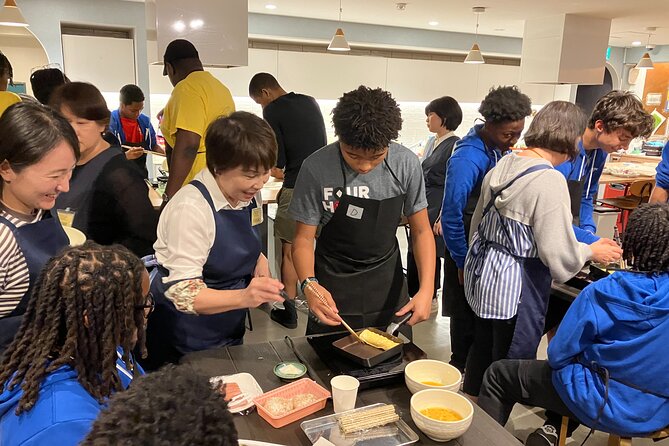 Create a Kawaii Teddy Bear Bento in Tokyo - Presentation and Finishing Touches