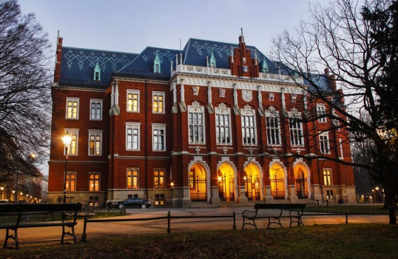 Creepy Krakow: 2-Hour City Walking Tour - The Itinerary in Detail