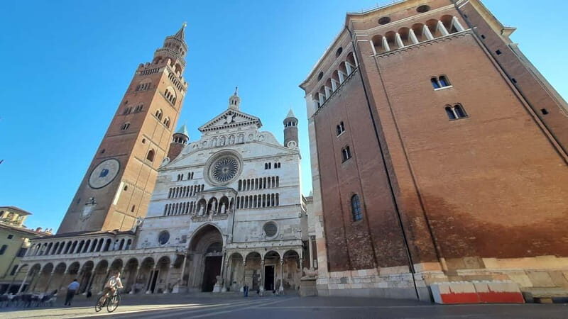 Cremona: City of art and music in Italian - An In-Depth Look at Cremona’s Guided Tour