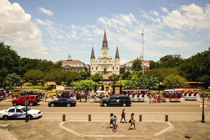 Crescent City Chronicles: The Heart of New Orleans - A Walk Through the Heart of New Orleans: What to Expect