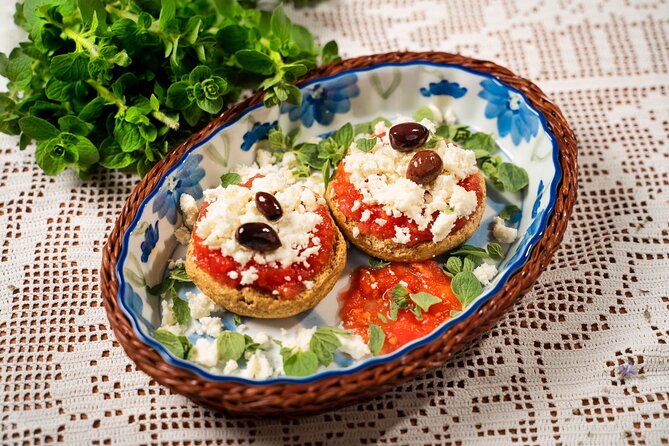 Cretan Cooking Class and Dinner: Evening in a Rethymno Home - Exploring Cretan Culinary Traditions