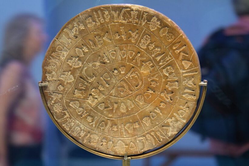 Crete: Knossos Palace, Archaeological Museum & Heraklion - FAQ