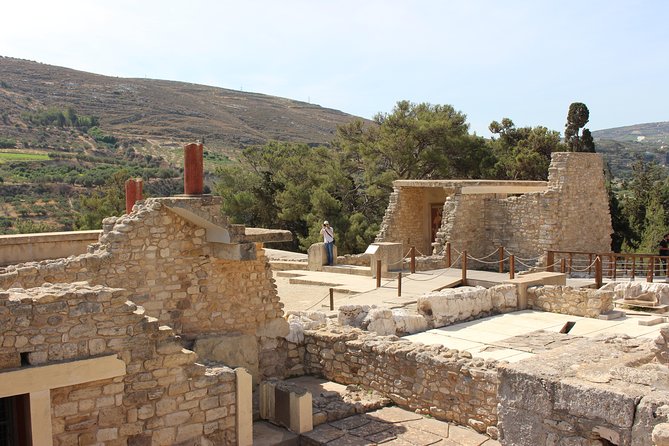 Crete Minoan Discovery Tour with Knossos Palace, Heraklion, and Live Dance Show - What Travelers Are Saying