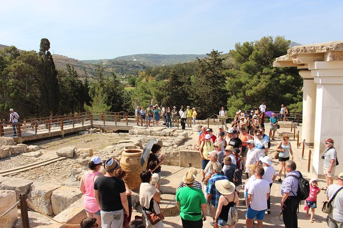Crete Minoan Discovery Tour with Knossos Palace, Heraklion, and Live Dance Show - Frequently Asked Questions