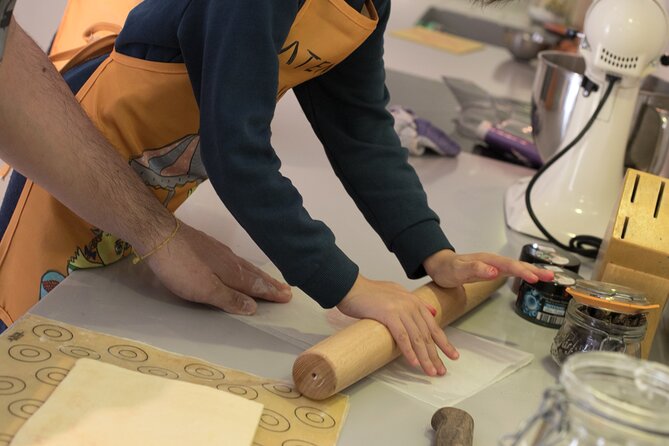 Croissants Baking Class near Eiffel Tower - FAQ