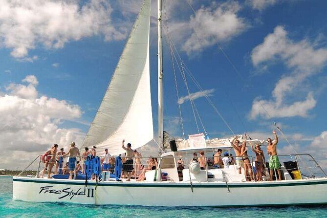 Crucero de Fiesta y Snorkel en Punta Cana - The First Stop: B&B Playa Matilde