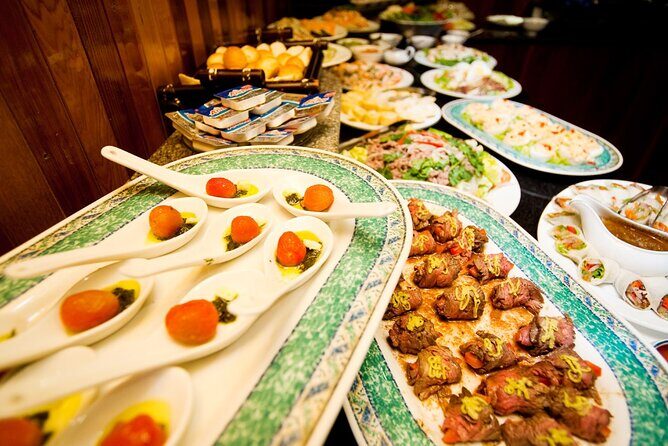 Cruise Dinner On Saigon River - A detailed look at the dinner cruise experience