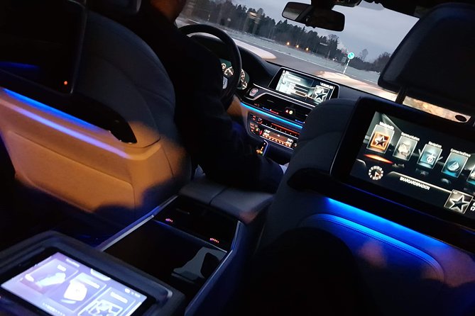 Cruise port VIP Transfer : Cruise port to Arlanda Airport 1-3 passenger - The Experience in Action (Based on a Review)