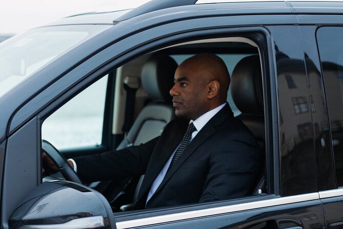 Cruise port VIP Transfer: Cruise port to Stockholm city center 1-6 Passangers - The Driver Experience and Service Quality