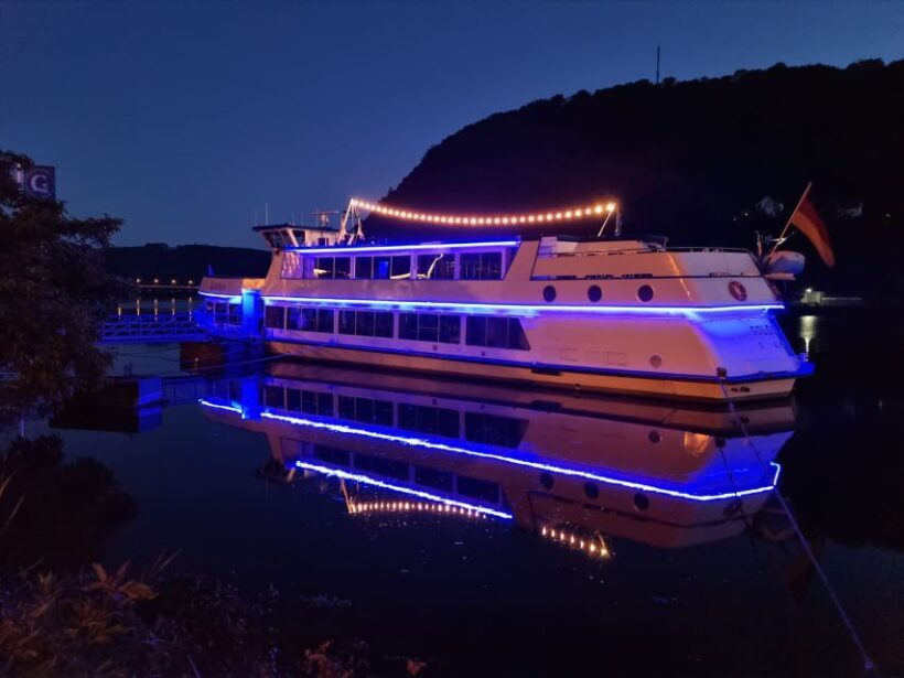 Cruise to the fireworks of Winninger vinefestival - Key Points