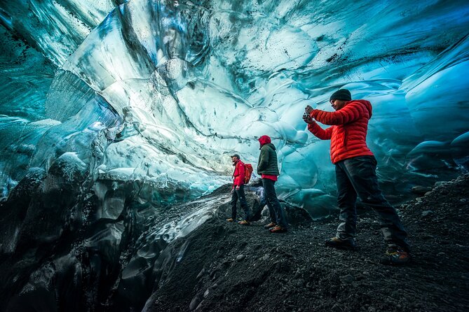 Crystal Treasures of Vatnajökull: Ice Cave Adventure - Experiencing the Breathtaking Glacial Scenery