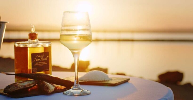 Culinary demonstration with Gourmet Tasting in The Pink Lake - Key Points