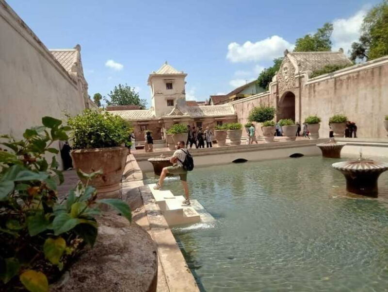 Culture Tour of Sultan palace,Water castle,Ijo Temple sunset - The Sum Up