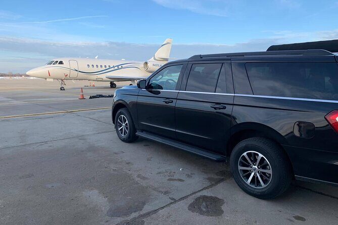 Curbside Sedan Transportation from O'Hare or Midway Airport to Downtown Chicago - Key Points