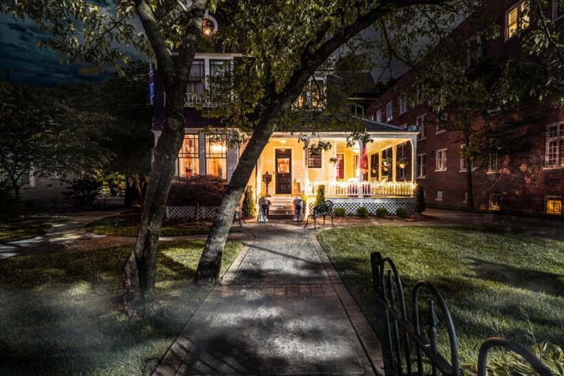 Curses & Corsets: Charlotte's Candlelight Ghost Tours - Key Points