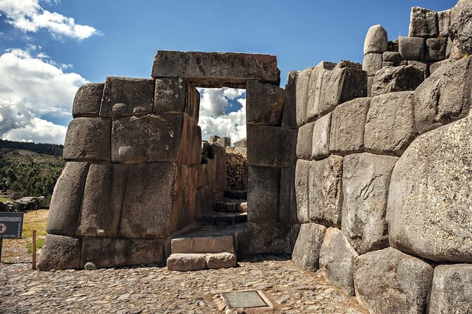 Cusco 7 Days Tour in Machu Picchu, Humantay Lake and Vinicunca - Meeting and Pickup Details