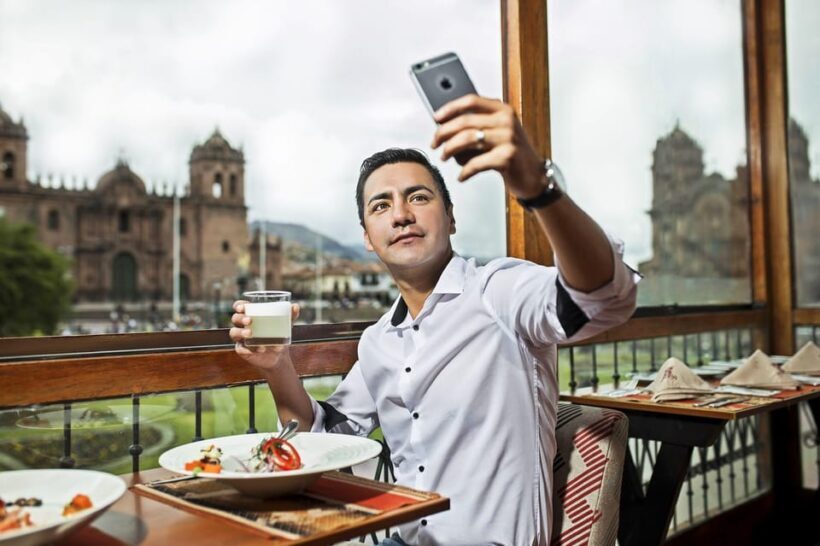 Cusco: Andean Folk Show with Dinner at Tunupa Plaza de Armas - Key Points