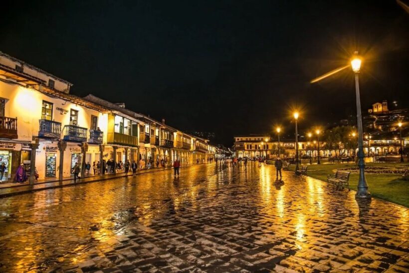 Cusco: Legends and History Night Tour with Pisco Sour - Sipping on a Pisco Sour: A Toast to Cusco