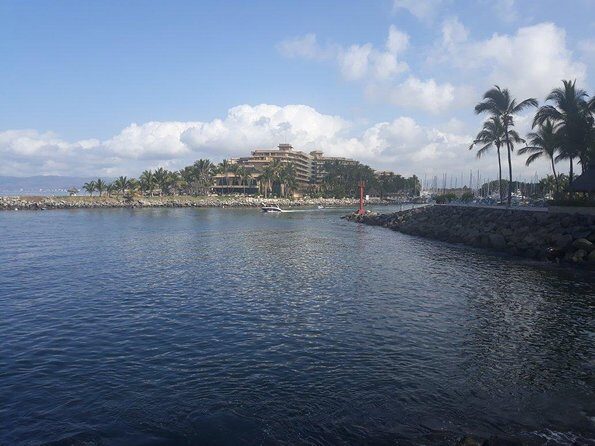 Custom 46' Boat in Puerto & Nuevo Vallarta - Key Points