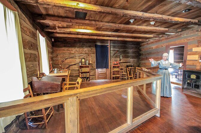 Custom Prescott Day Tour from Phoenix - Whiskey Row & Old Town Prescott: A Walk Through Western History