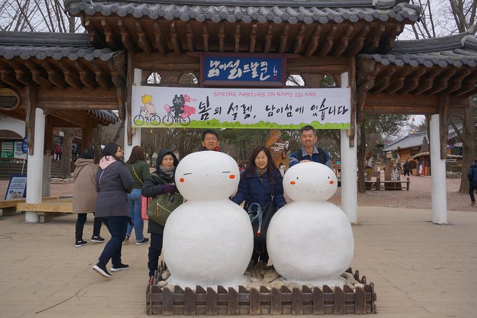 Customized Private Seoul tour: Palace, Market etc(Airport Option) - Day Trips to Surrounding Attractions