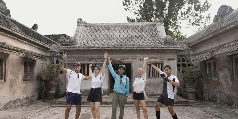 Cycling Tour : Kraton Hidden Gems - Key Points