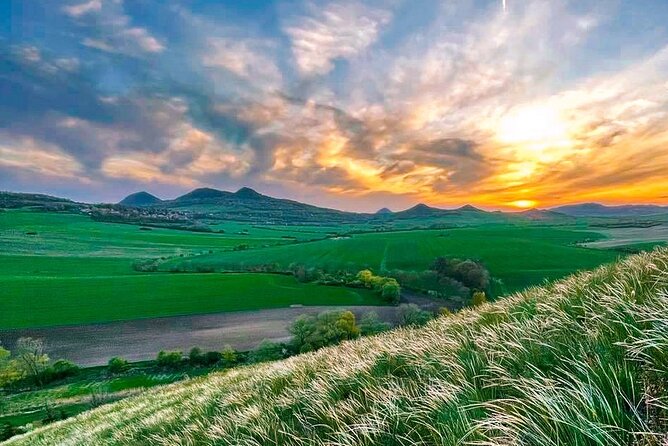 Czech Garnet Panning With Animal Farm, Lunch 4WD Trip From Prague - Enjoying a Delicious Local Lunch