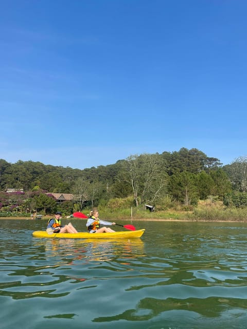 Da Lat: Tuyen Lam Lake Kayak or SUP Tour - Easy Access and Practical Meeting Arrangements