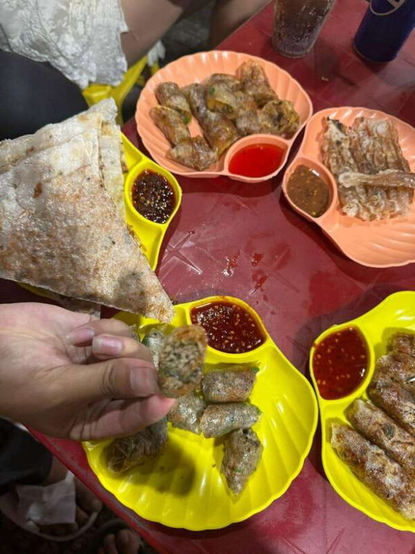 Da Nang City Street Food Private Tour With Local Students - Transportation and Group Size