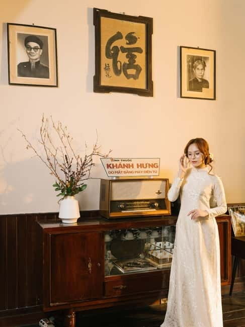 Da Nang: Custom-Made Prescription Glasses in Colonial Optic - An Introduction to the Vintage Charm of Khanh Hung Optical