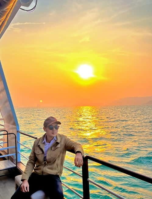 Da Nang: Experience a Magical Sunset Dinner Cruise in DN Bay - FAQ
