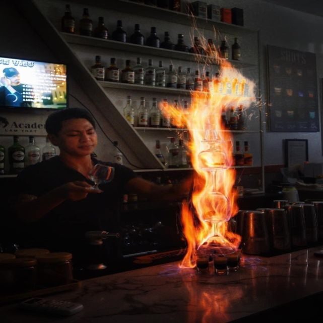 Da Nang: Experience Making Cocktail with Pro Bartender - The Value of the Experience