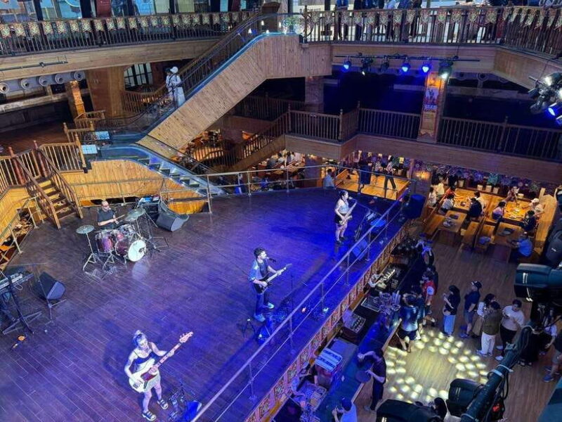 Da Nang: Golden Bridge, Ba Na Hills & Buffet Lunch Included - The Practicalities: Transportation, Timing, and Group Size