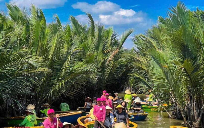 Da Nang: Marble Mountain, Basket Boat & Hoi An Old Town Tour - Dining and Evening Atmosphere