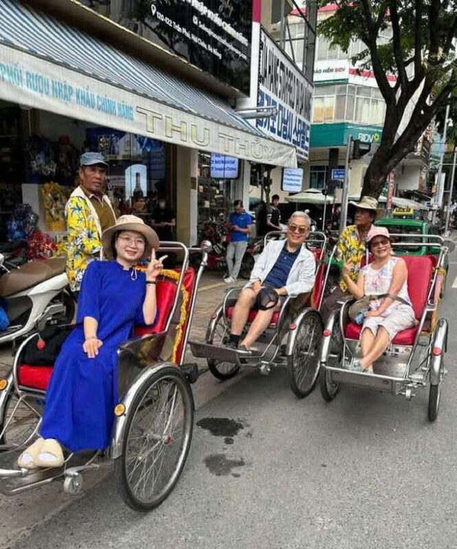 Da Nang Night Tour by Local Foods-3 Wheel Riding-Cruise-Beer - A Taste of Da Nang’s Rich Tapestry
