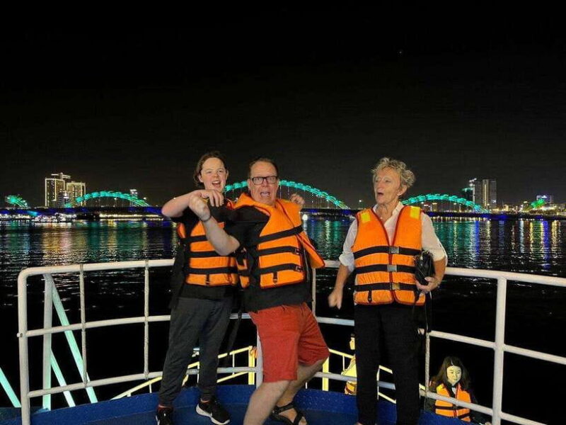 Da Nang Private Night Tour: Market, Sightseeing & Cruise - What Travelers Say