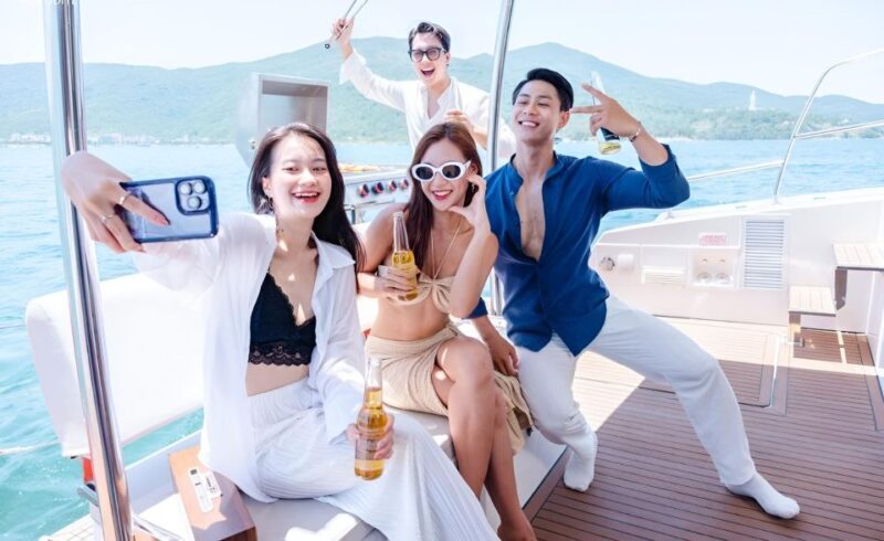 Da Nang: Son Tra peninsula luxury Yacht rental, private - The Sum Up