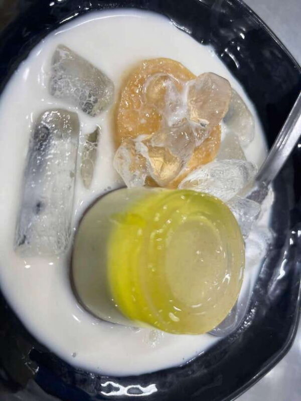 Da Nang Street Food Tour With Dinner Cruise On Han River - The Han River Cruise: A Calm Counterpoint