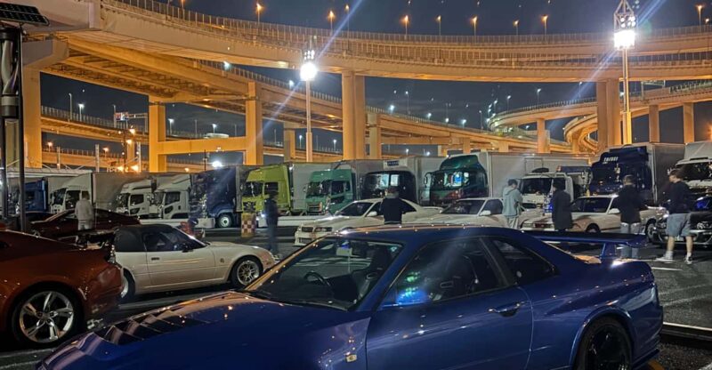 Daikoku Cars Meet Experience by Porsche Macan - Tour Guides and Group Sizes