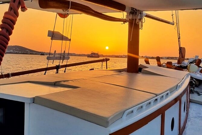 Daily Boat Trip Antiparos & Despotico - Experience and Highlights